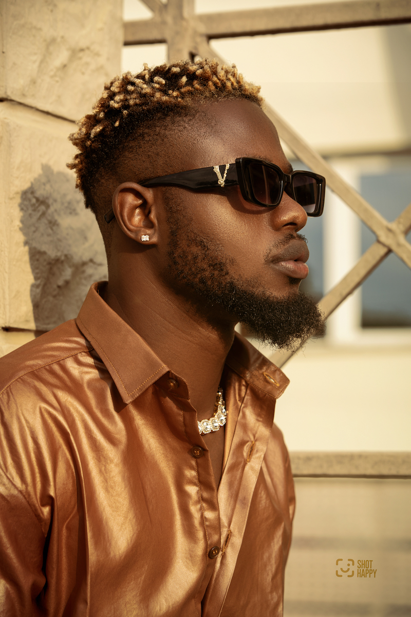 Artist 'Rene Bonét ' is unveiling Single “Pesos “ 4/22/22 with single ...